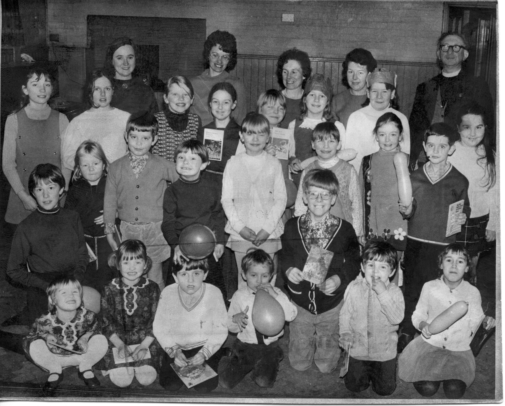 ELH 0038 St Mary's Sunday School & Rev Pickles 1970's - Edwinstowe ...